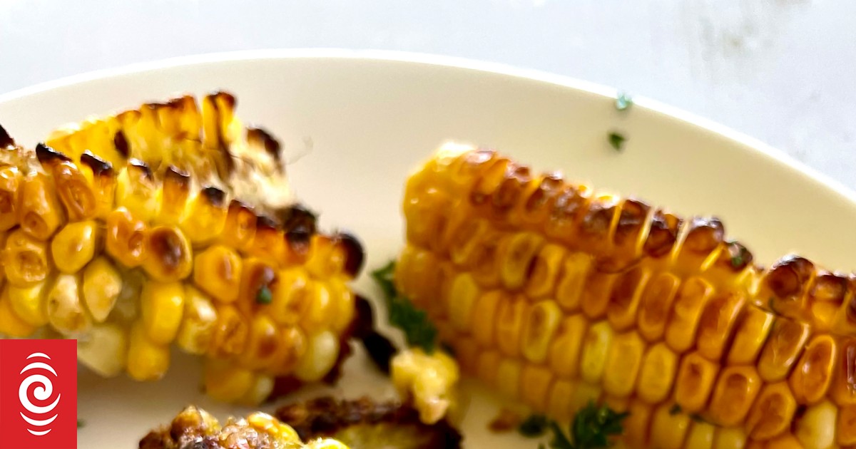 Roasted sweetcorn ribs with chilli-honey butter recipe | RNZ