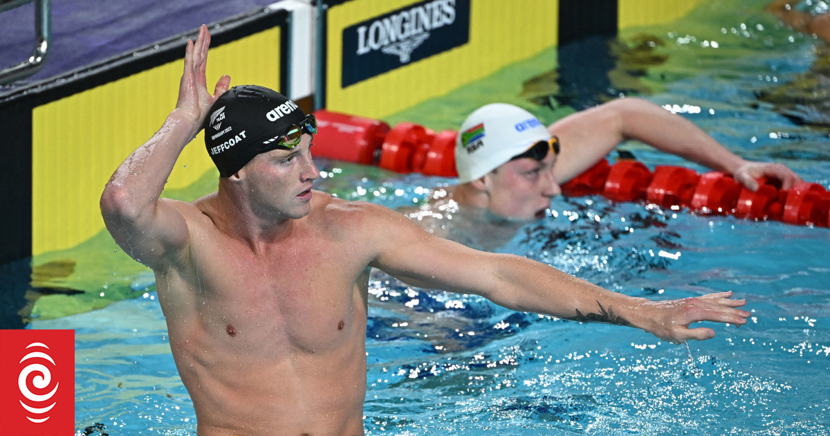 Andrew Jeffcoat grabs gold in the pool | RNZ News