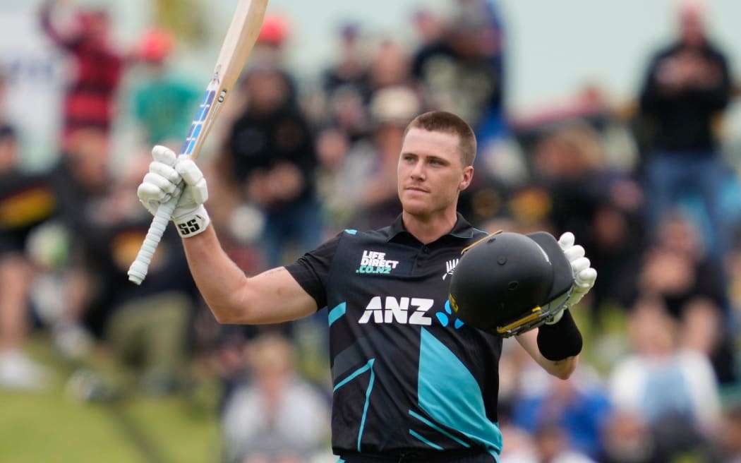 Finn Allen smashes record-breaking century in Dunedin | RNZ News