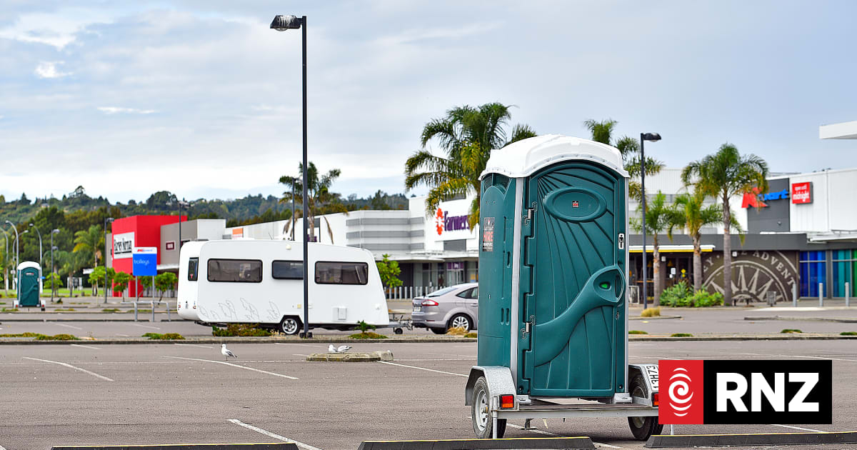 'No access to sanitation' for freedom campers at car park site | RNZ