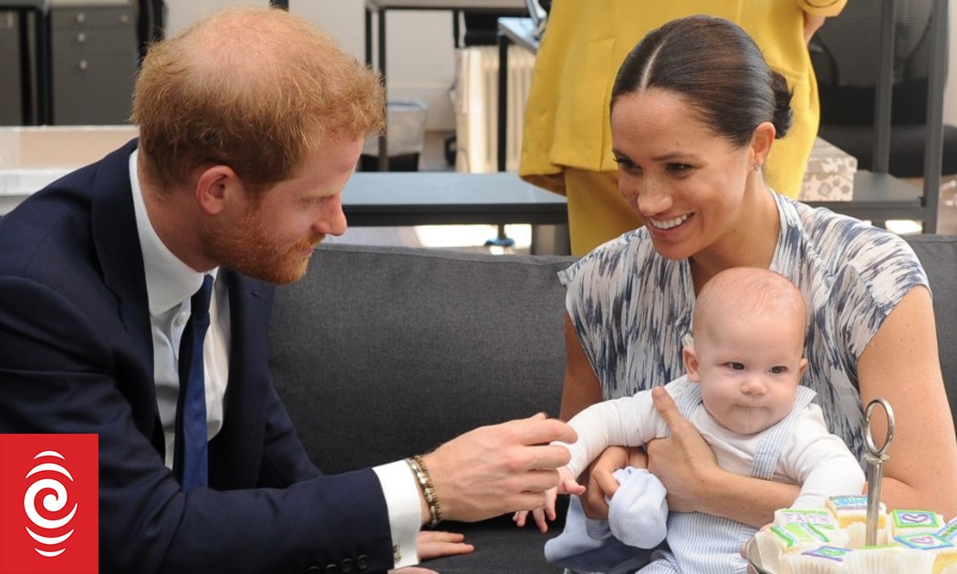 Royals 'step back' from royalty: How the world responded | RNZ News