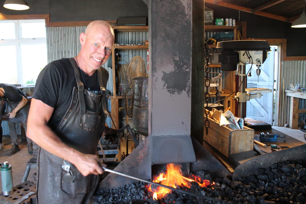 The blacksmith who wants to save his trade | RNZ
