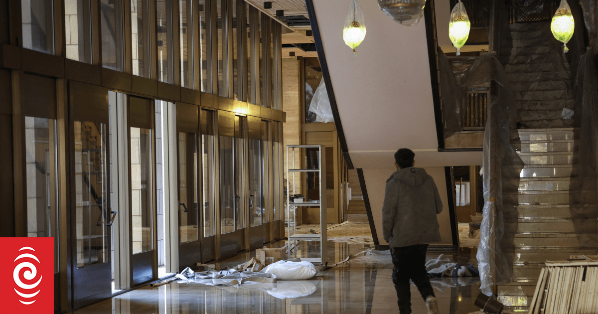 Syrians explore ousted Assad's Damascus home | RNZ News