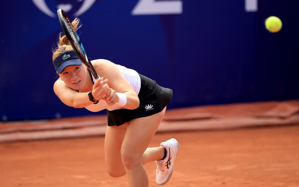 Paris Olympics: Lulu Sun loses first tennis match after last minute ...