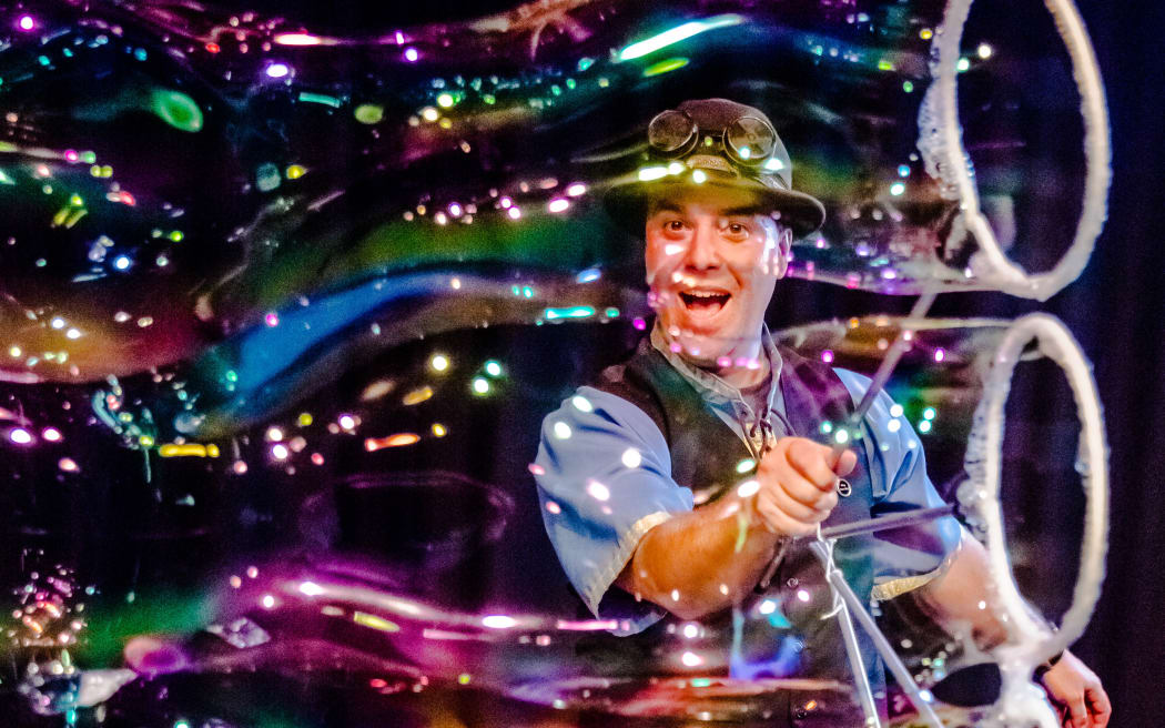 Bubble Man embarks on tour of Australasia | RNZ