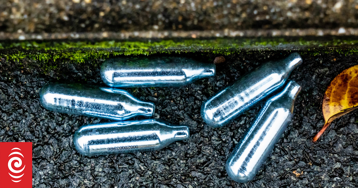 Teen caught huffing nangs while driving | RNZ News