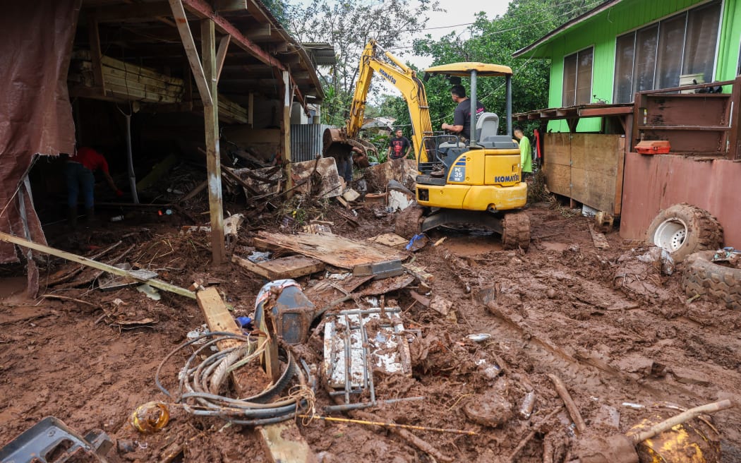 Hawaii cleans up after devastating floods | RNZ News