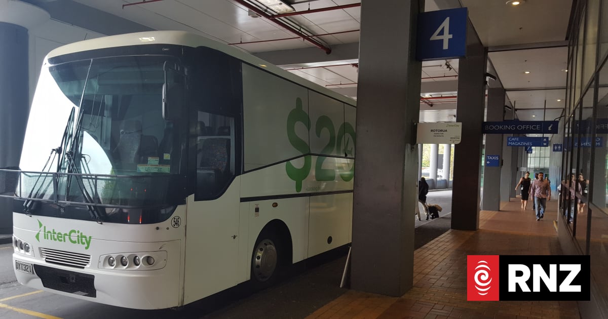 Covid-19: Bus trips, burger joint and badminton club new 'close contact ...