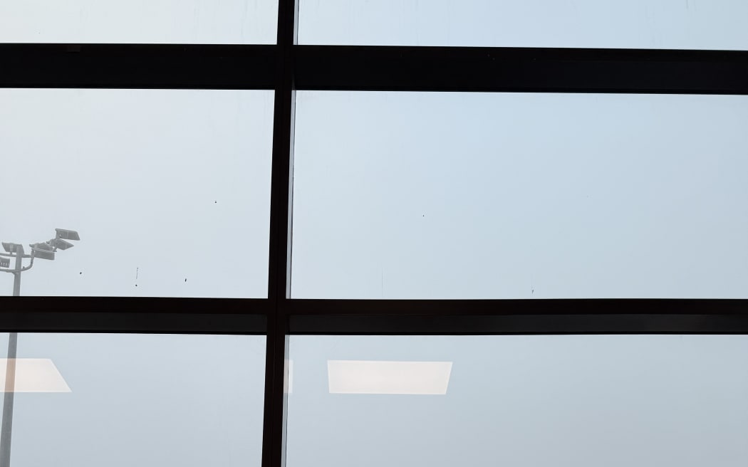 Auckland airport cancels and delays some flights due to fog | RNZ News