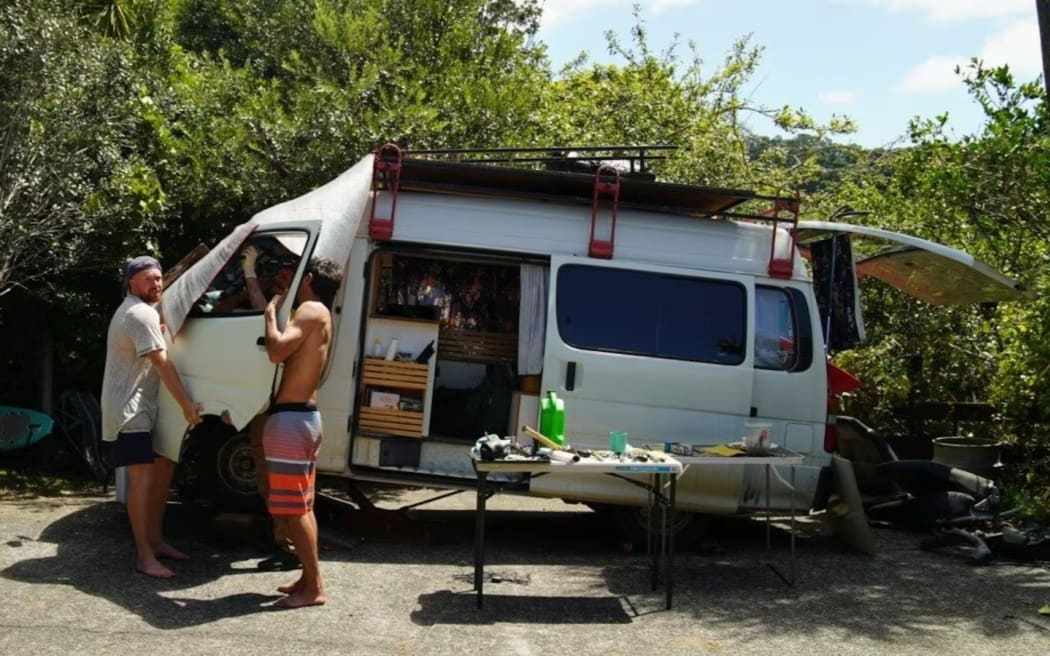Tourists paid $17k for Toyota Hiace but it was undriveable within three ...