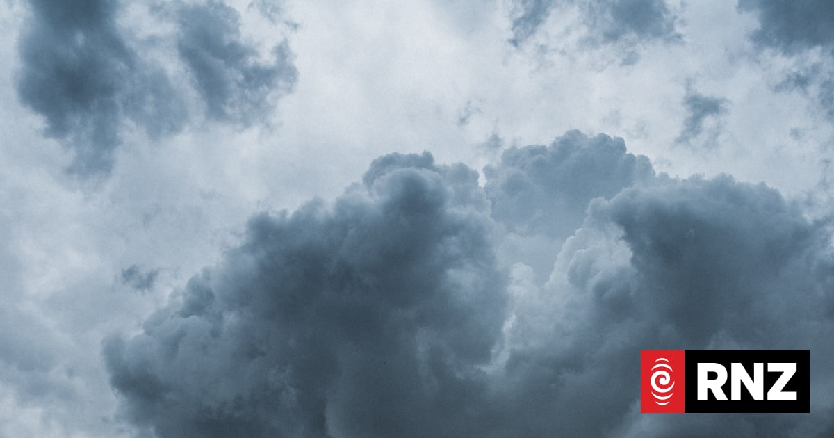 Thunderstorms, wet and warm weather to finish off the year | RNZ