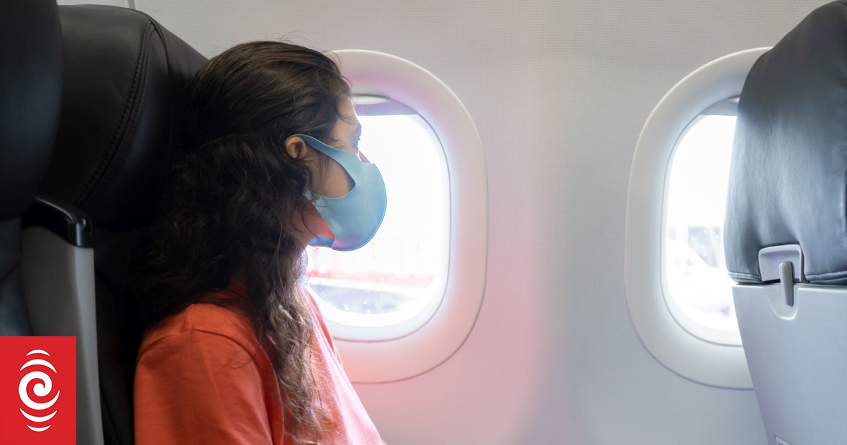 How risky is flying without a face mask? | RNZ News