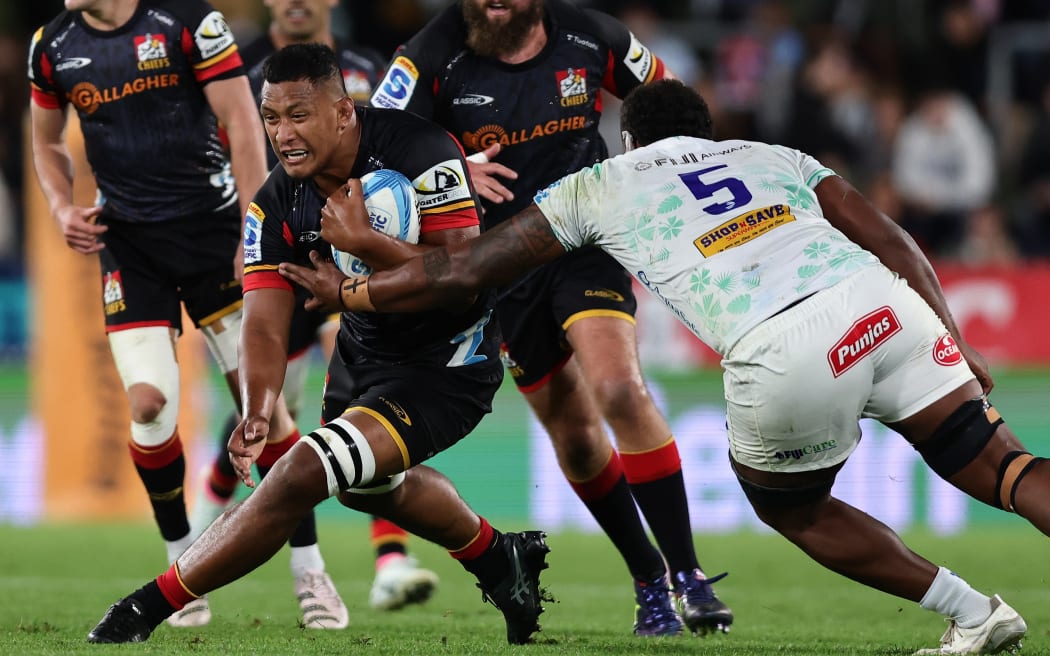 Super Rugby Pacific: Mercurial McKenzie masterminds Chiefs win over ...