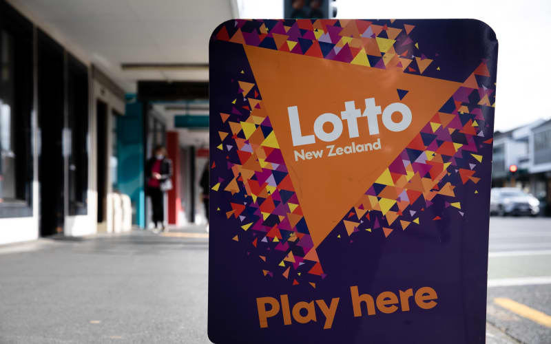 Lotto: Aucklander nabs record $44 million win | RNZ