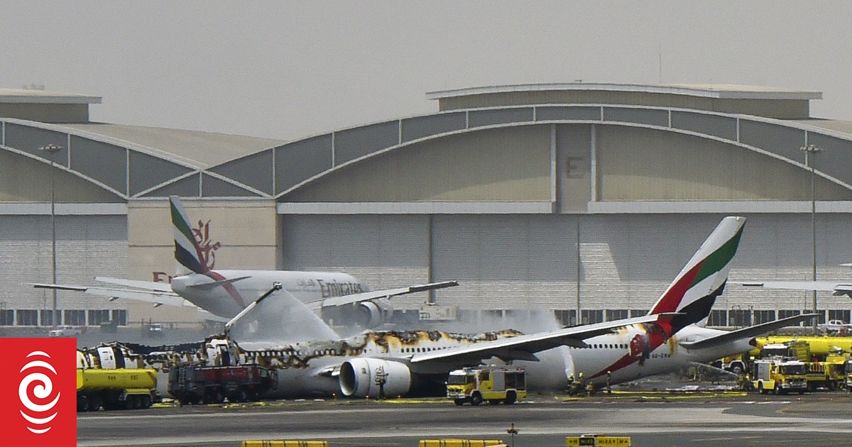 Passengers escape but firefighter dies in Dubai plane crash | RNZ News
