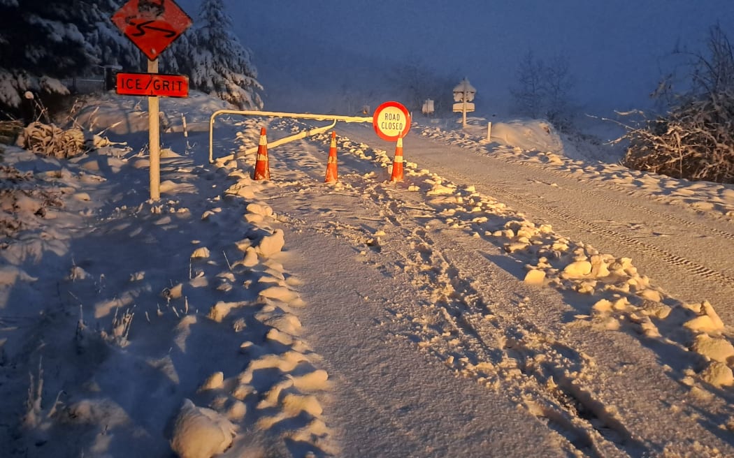 Heavy rain and snow cause havoc in South Island | RNZ News