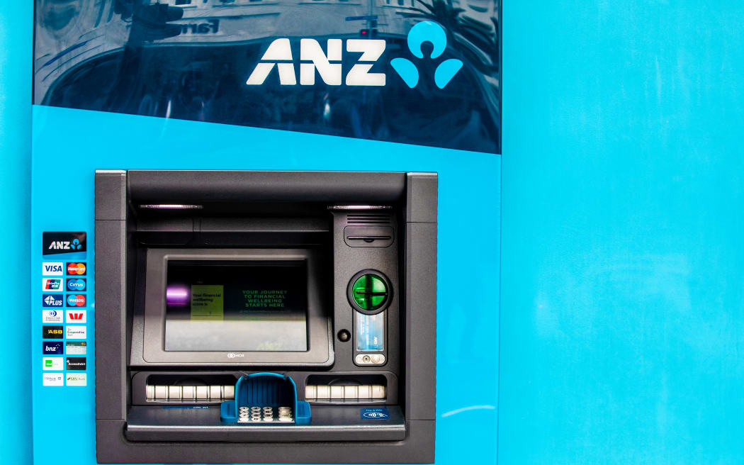 ANZ to text customers about unusual transactions | RNZ News