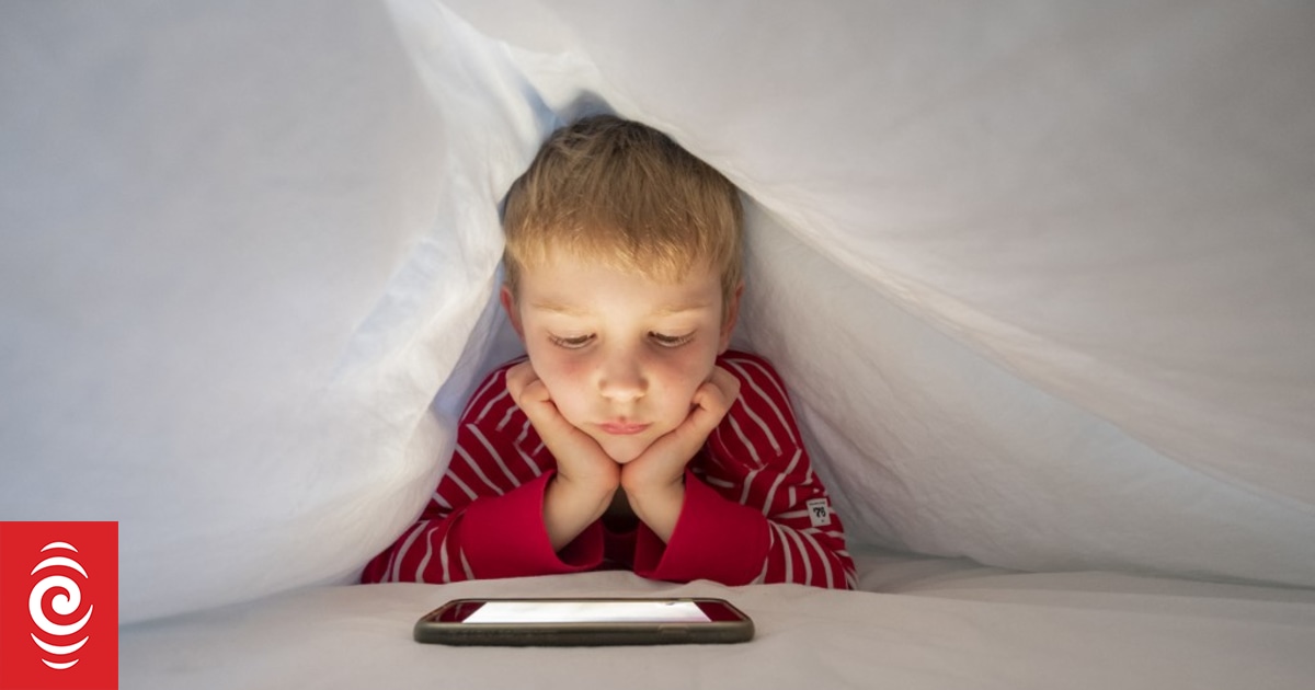 Children need better definitions of ‘good’ and ‘bad’ screen time | RNZ News