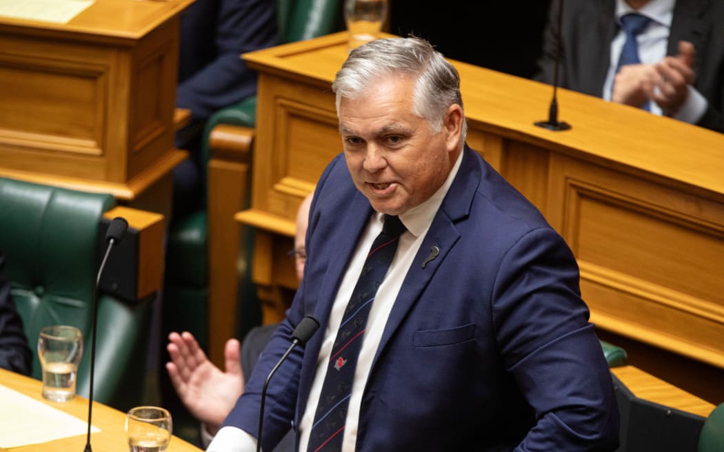 Law and order focus of community meeting in Manurewa | RNZ News