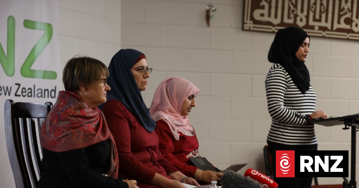 Renewed call for Key to apologise over 'jihadi brides' claim | RNZ