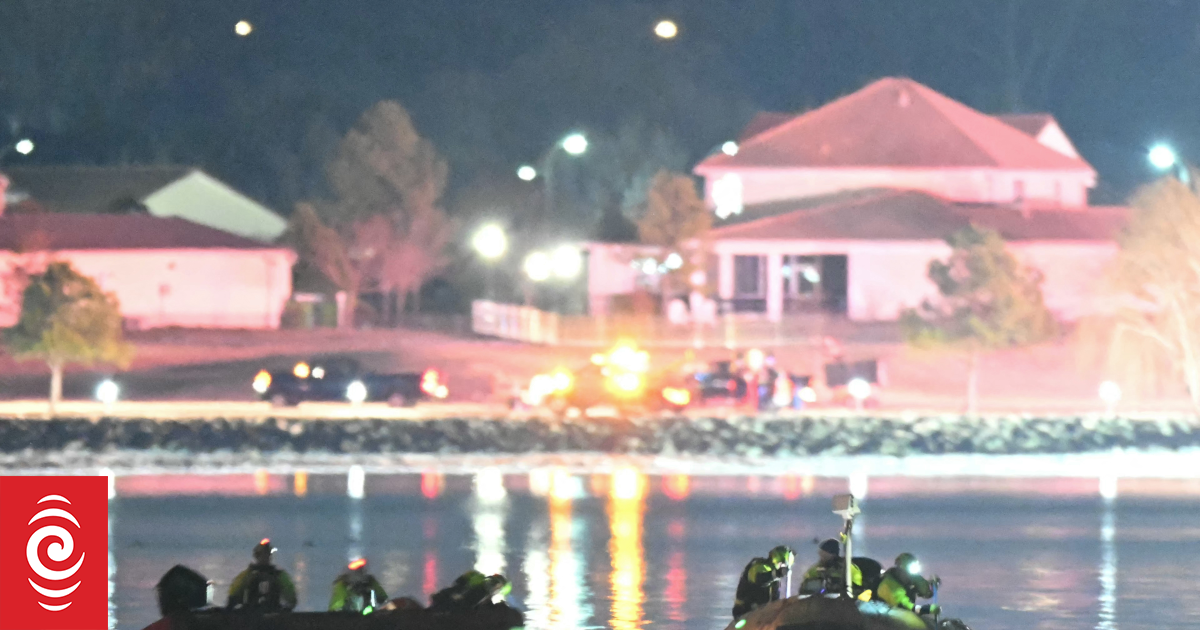 Potomac crash: More than 60 dead in Washington after jet, helicopter ...