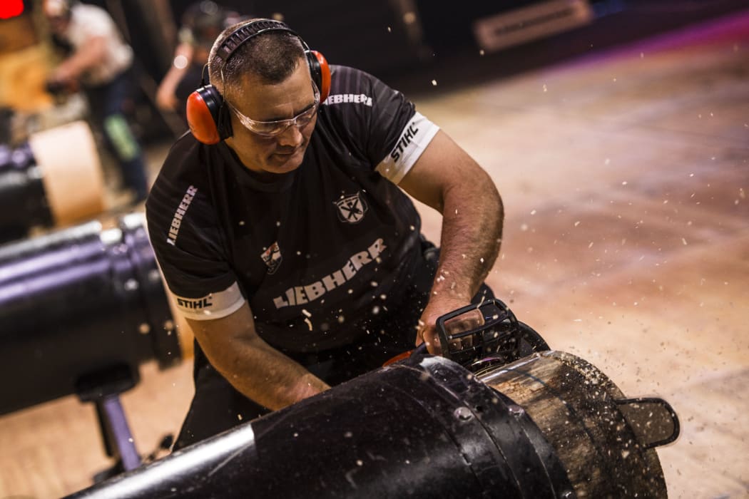 Champion wood chopper honoured | RNZ News