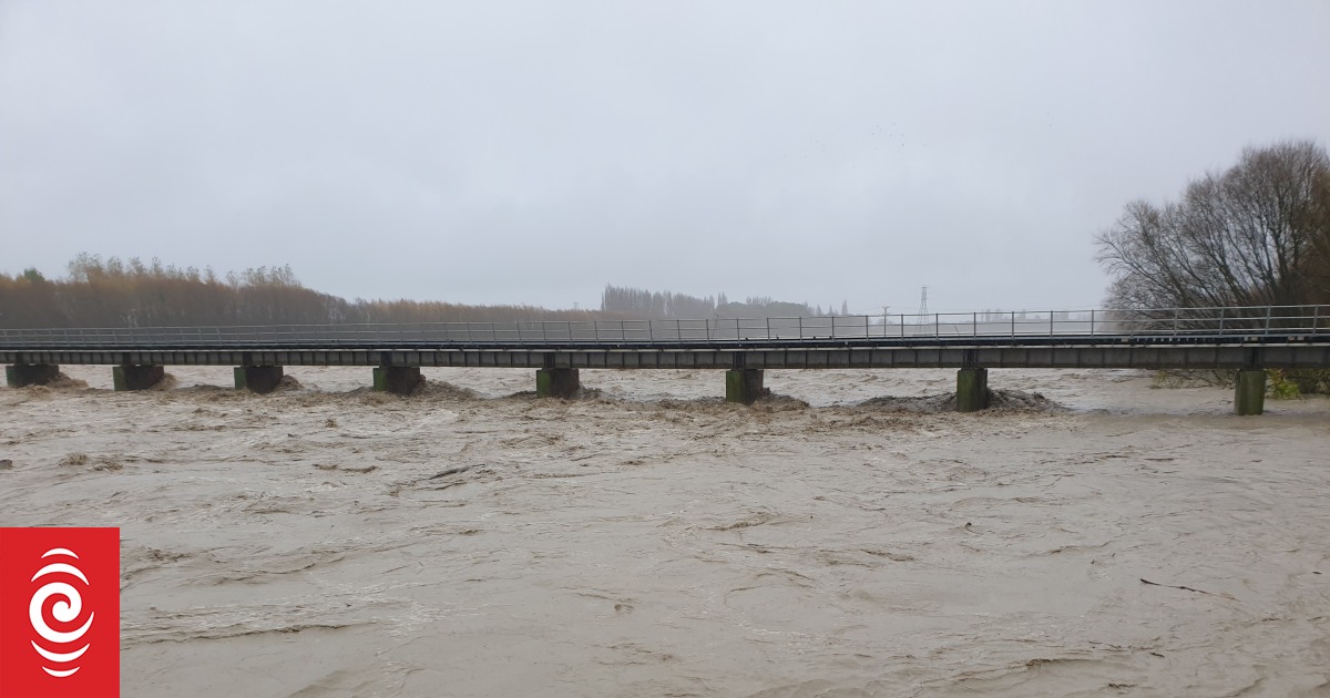 Canterbury flooding: State of emergency still in place | RNZ