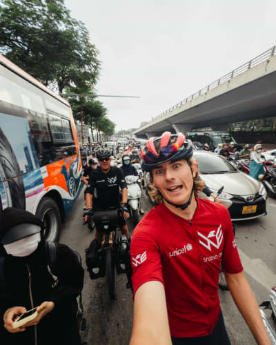 Duo biking around the world say NZ drivers are the most aggro | RNZ