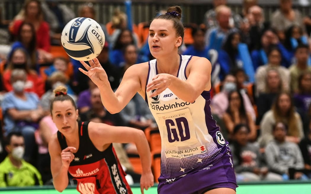 Netball: Elle Temu heading to Australia, defender shortage looms | RNZ News