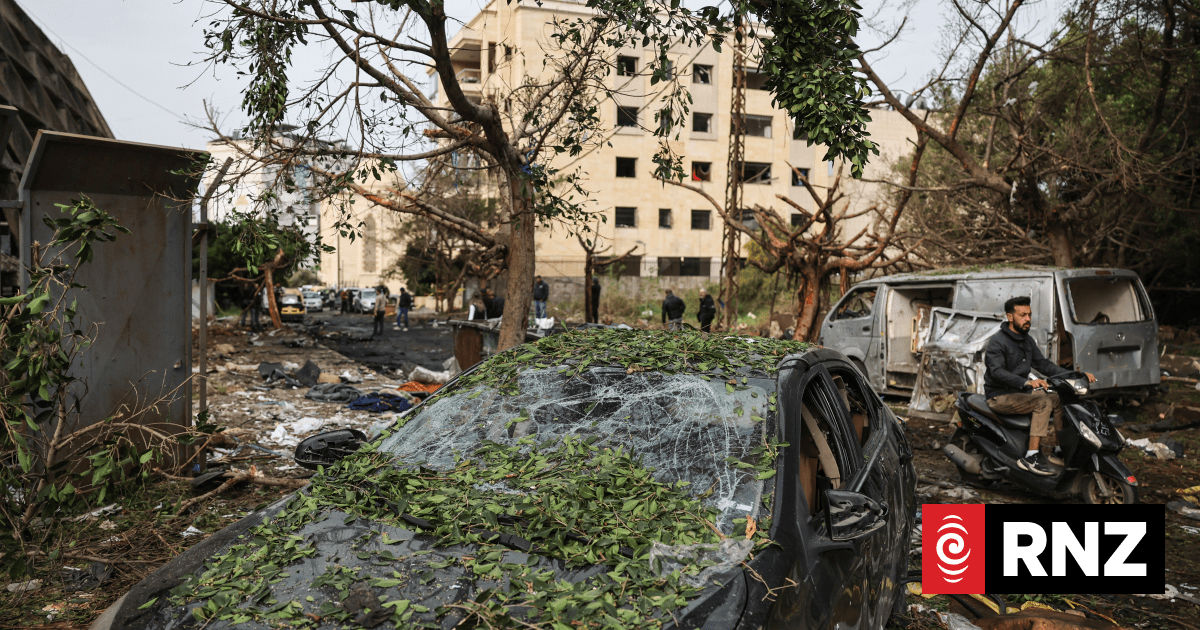 US eyes swift end to war as fresh attacks hit Gulf states and Iran ...