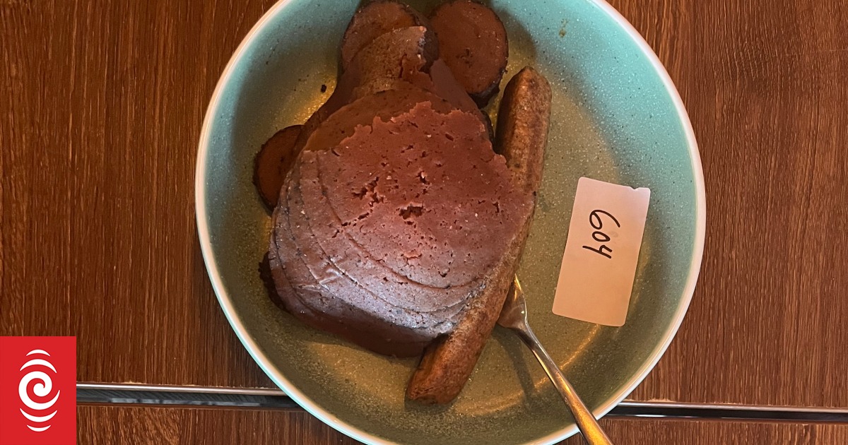 Plant-based sausages and meats under the microscope at Vegan food ...