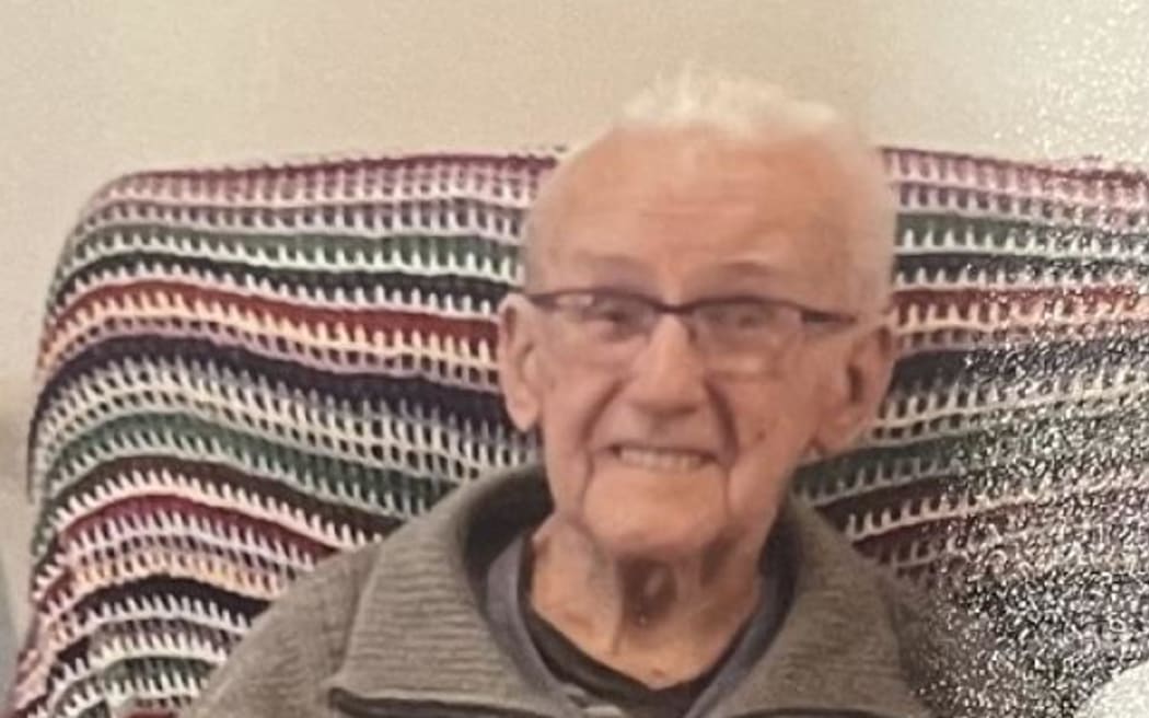 99-year-old man missing in Auckland's Browns Bay found safe | RNZ News