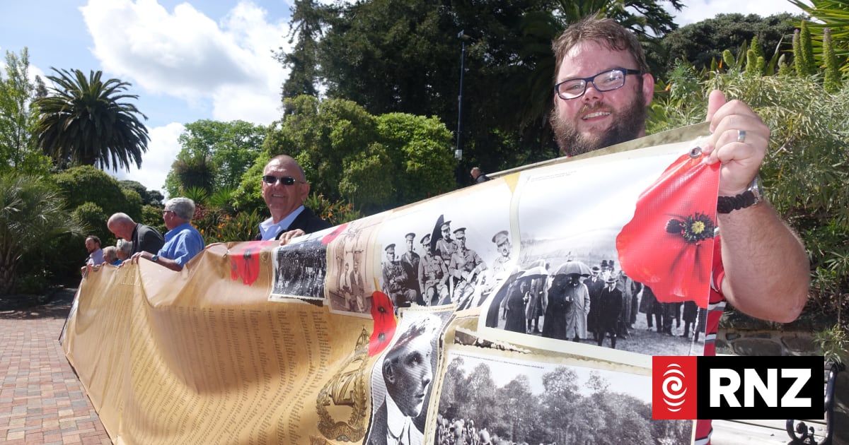 War memorial banner sheds light on unrecorded sacrifices | RNZ