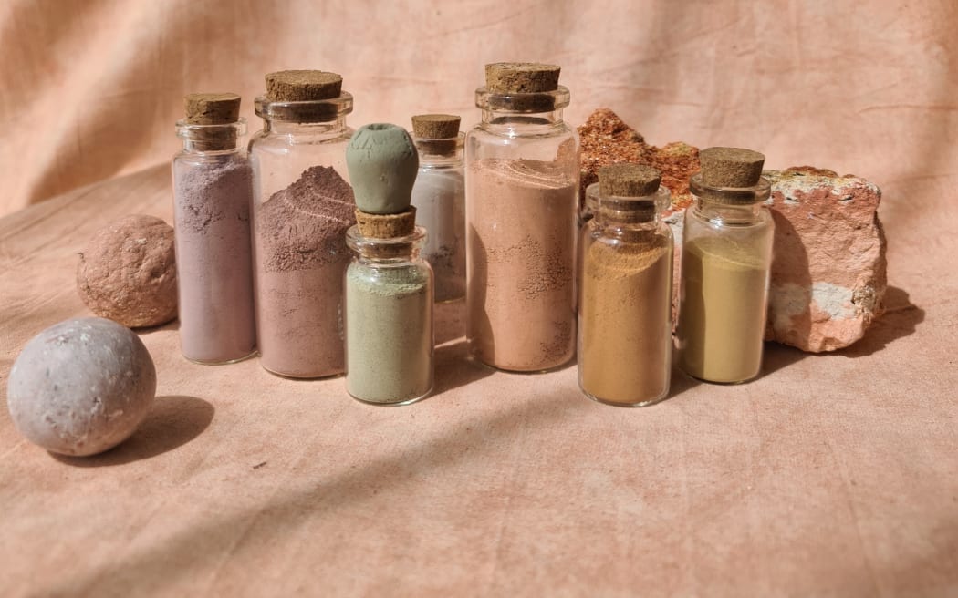 Kauae Raro Research Collective's passion for earth pigments | RNZ