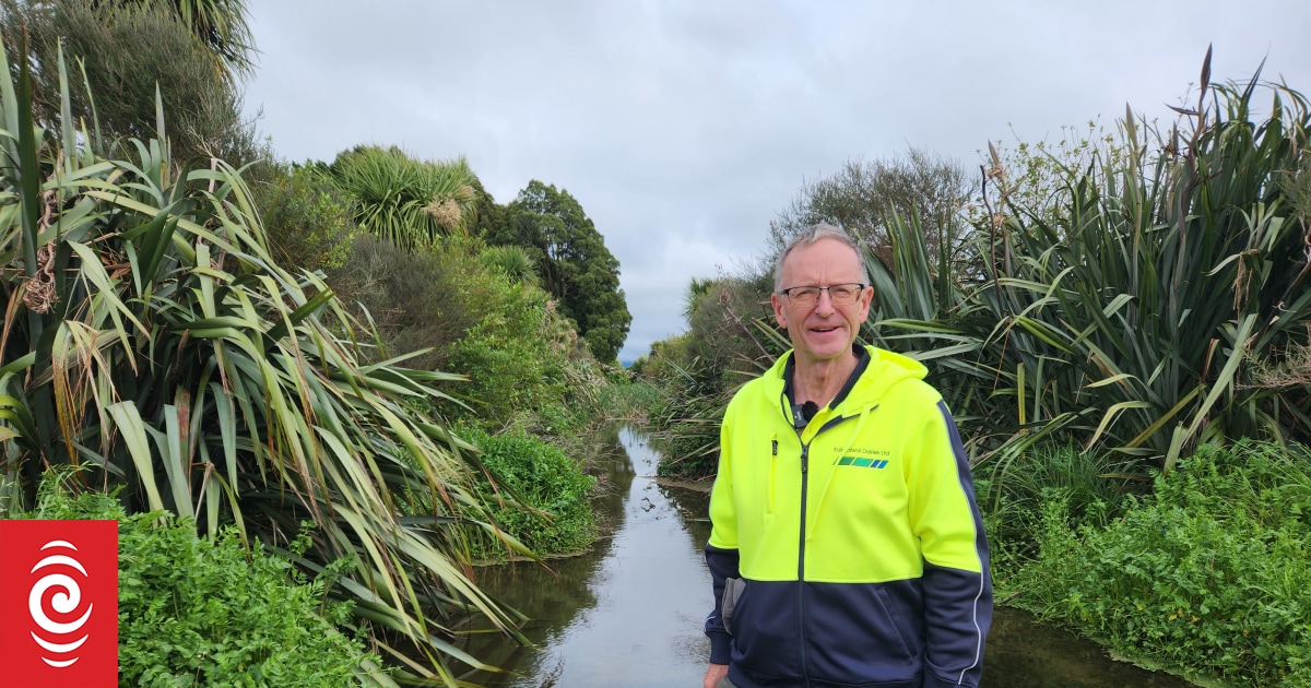 Building a wetland on farm | RNZ News