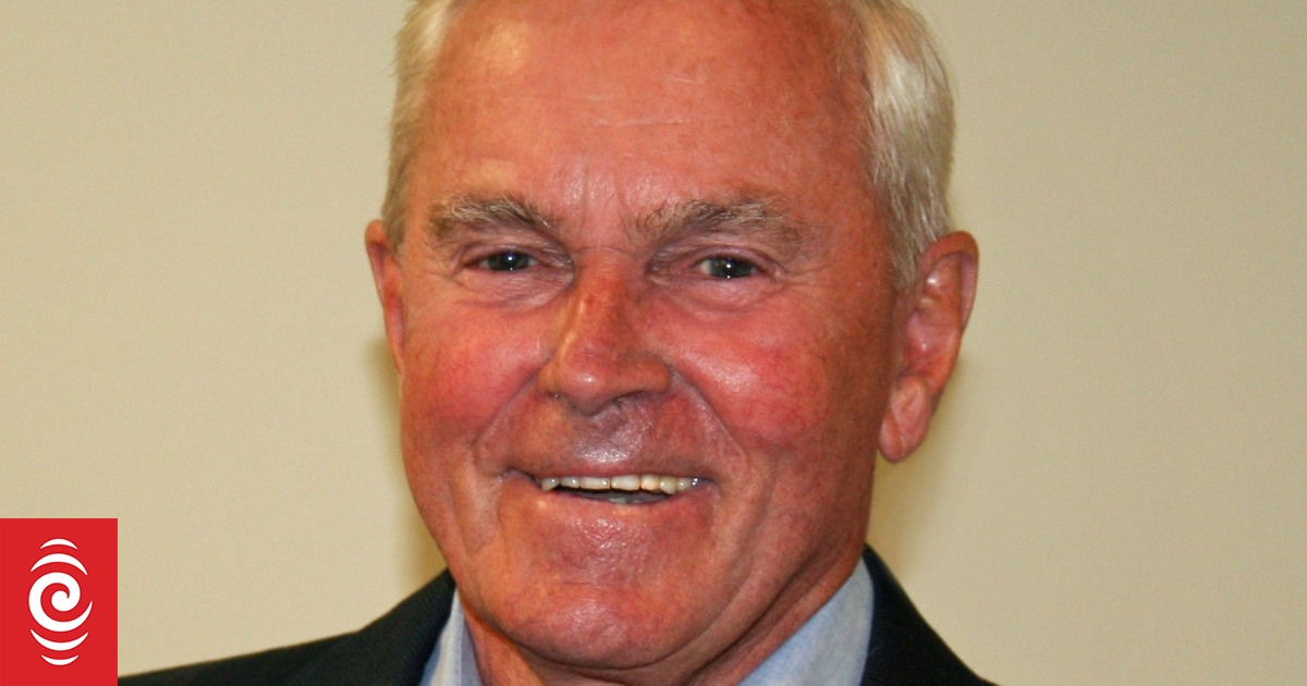 Sir Ron Carter receives highest honour | RNZ News