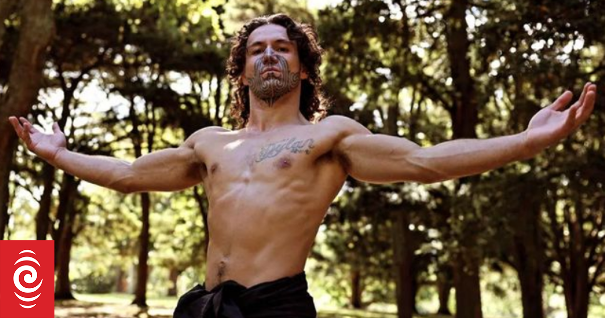 'Dog fight': MMA fighter falls short in brutal battle | RNZ News