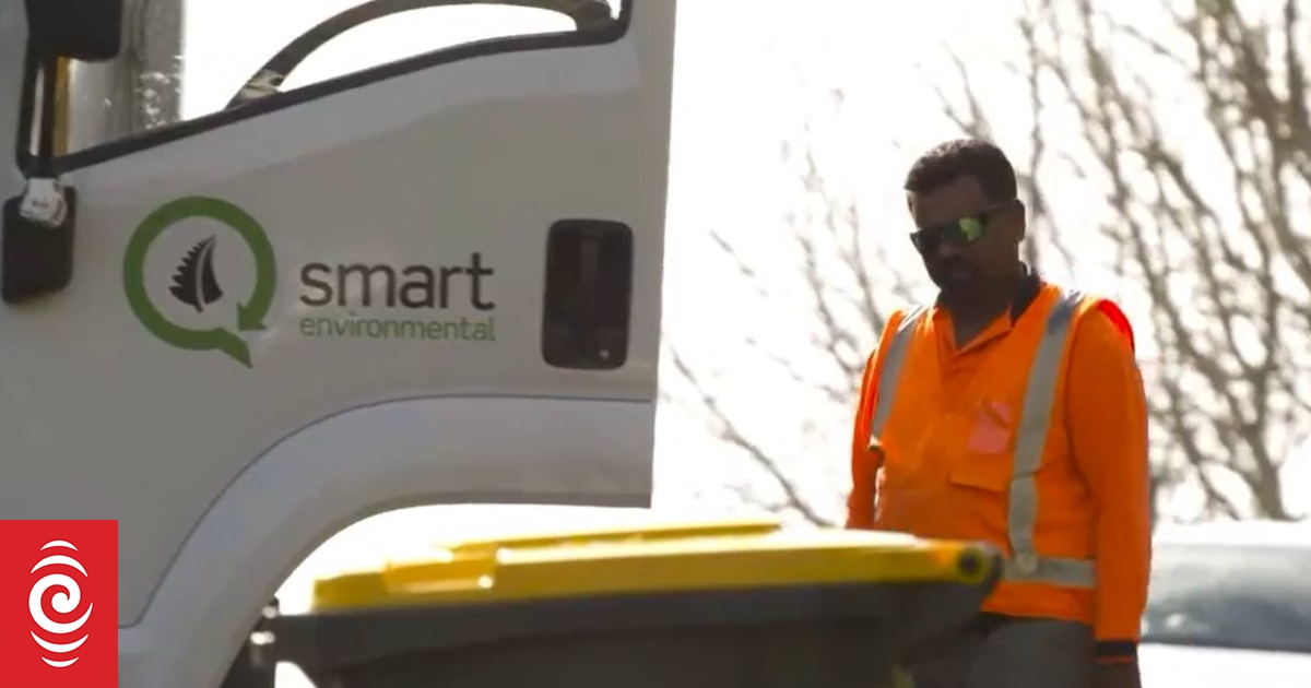 Recycling expert: What can and can't go in the bin? | RNZ