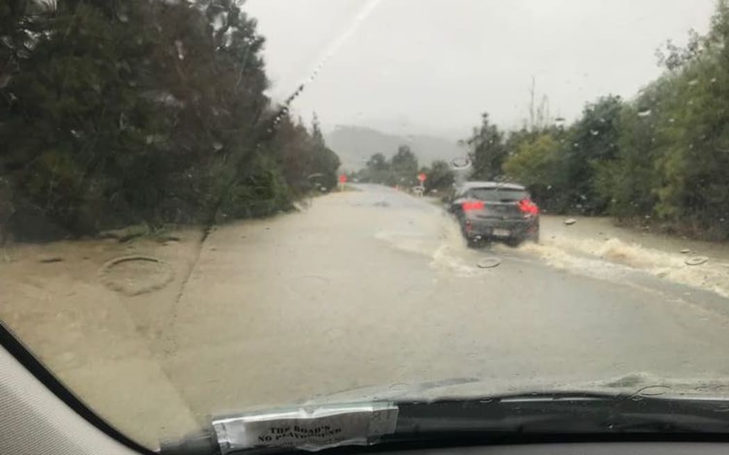 Flooding and slips isolate Coromandel Peninsula | RNZ News