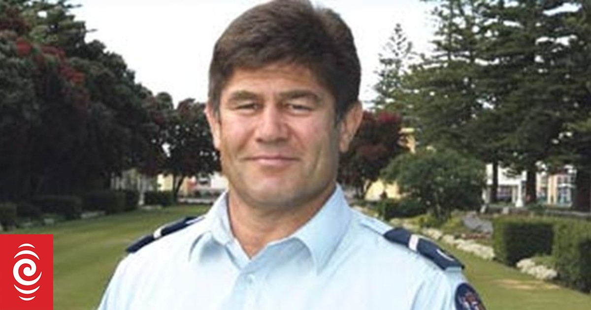 Remembering police officer Len Snee, killed in Napier siege 10 years ...