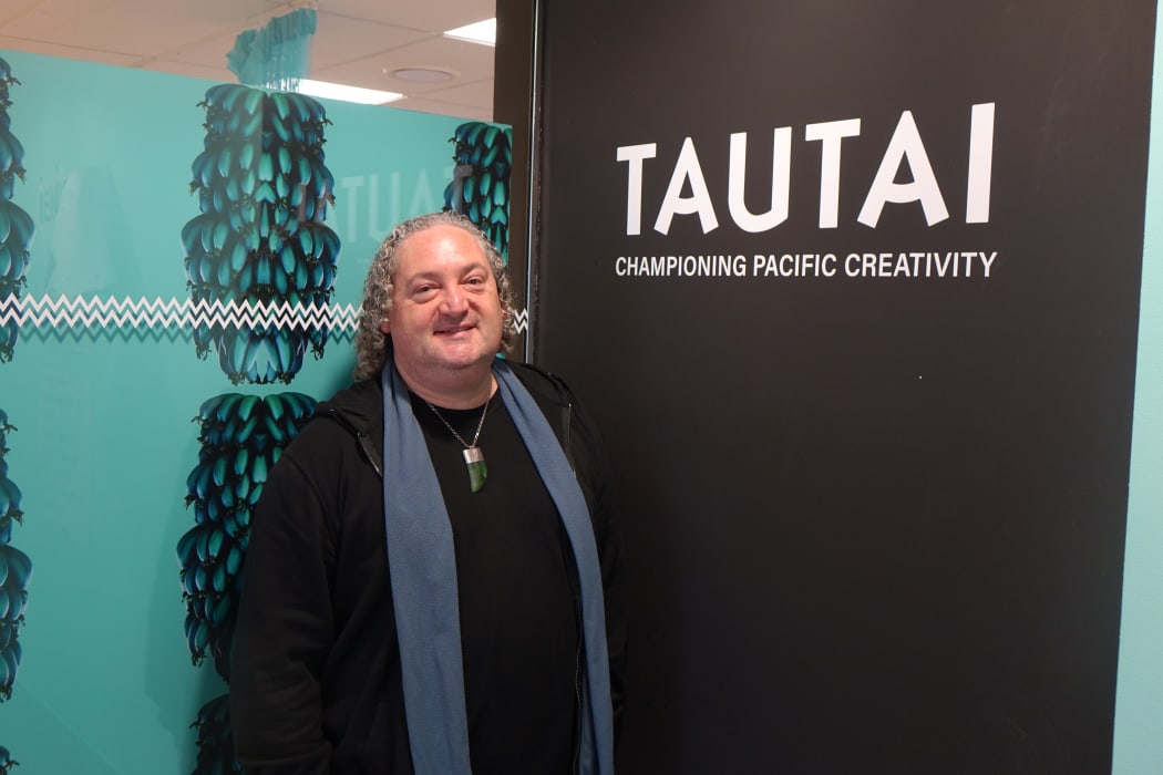 Nigel Borell opens new exhibition in Auckland | RNZ News
