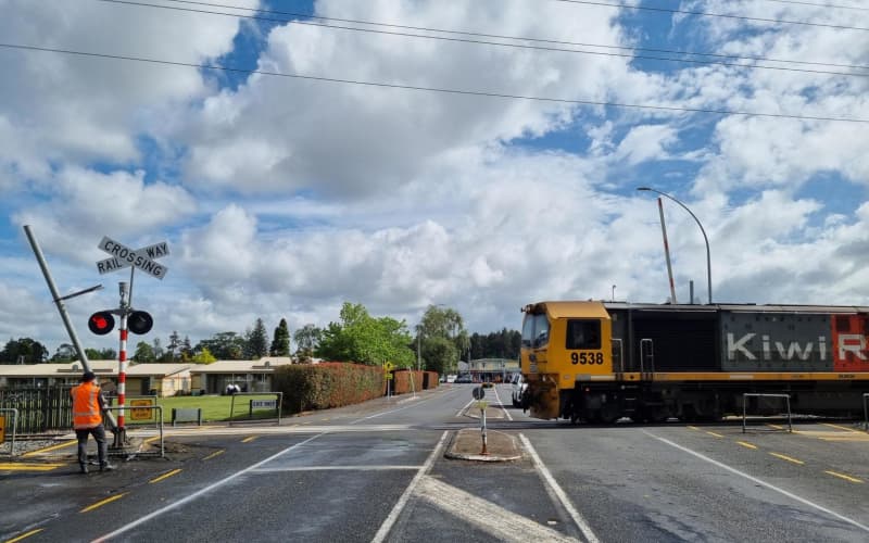 Trio killed in crash between train and car in Hamilton named by police ...