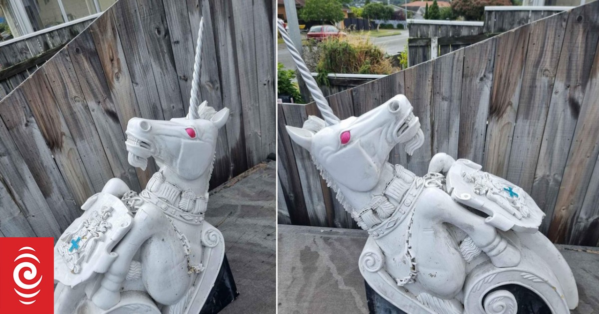 Stolen unicorn sculpture returned one year later | RNZ News