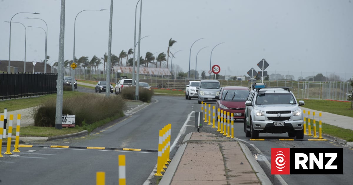 “Aggressive” speed bumps upset Pāpāmoa residents | RNZ