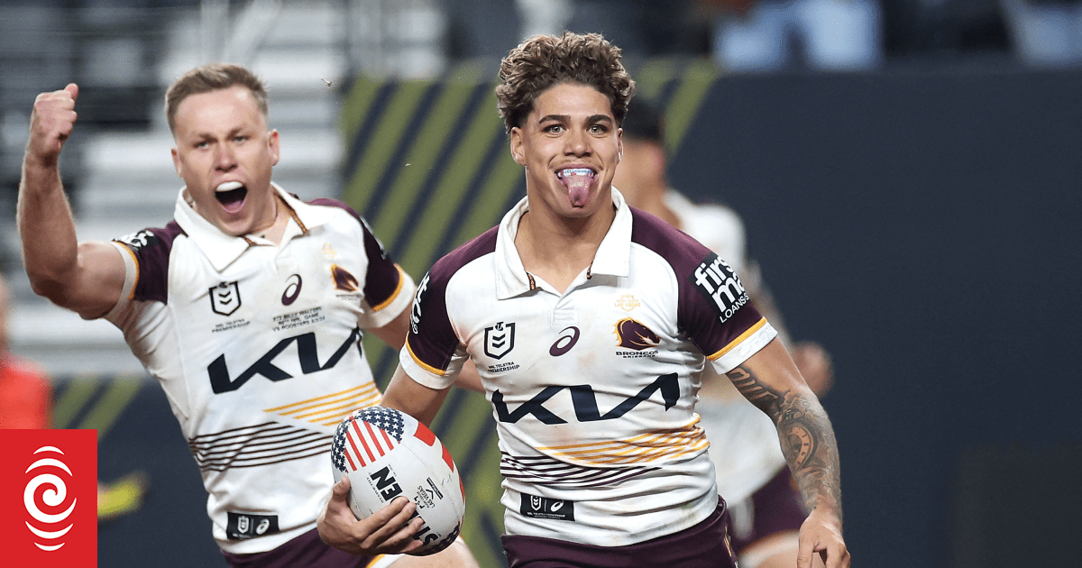 Reece Walsh grabs the Sun to lead Brisbane to an all-time victory over ...