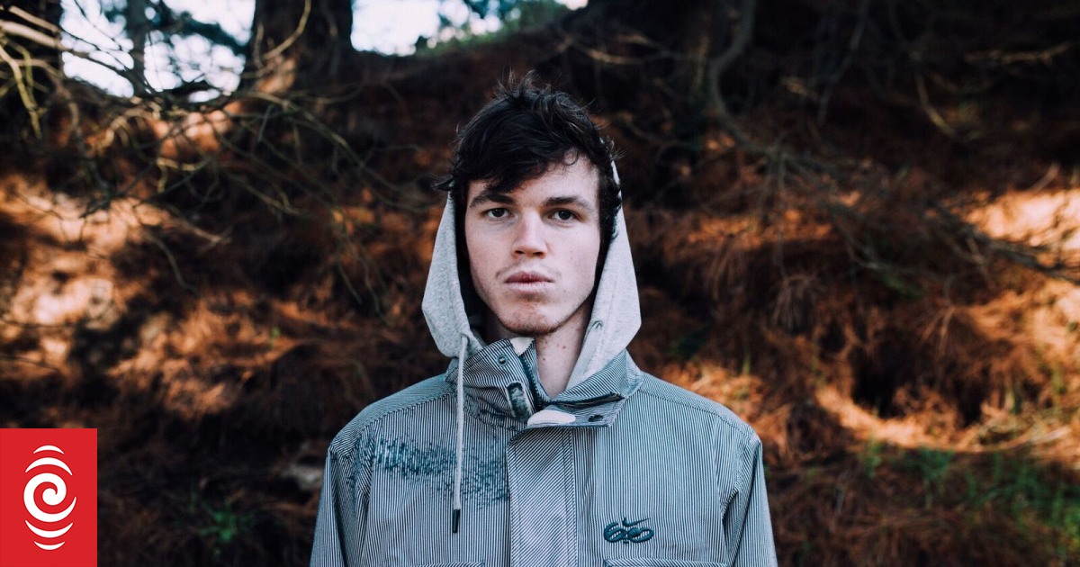 First song: Nick Dow in session | RNZ