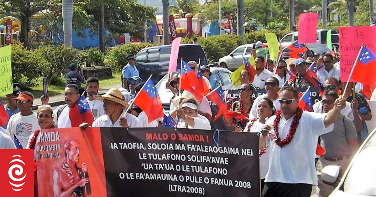 About 200 turn out to protest against Samoa land laws | RNZ News