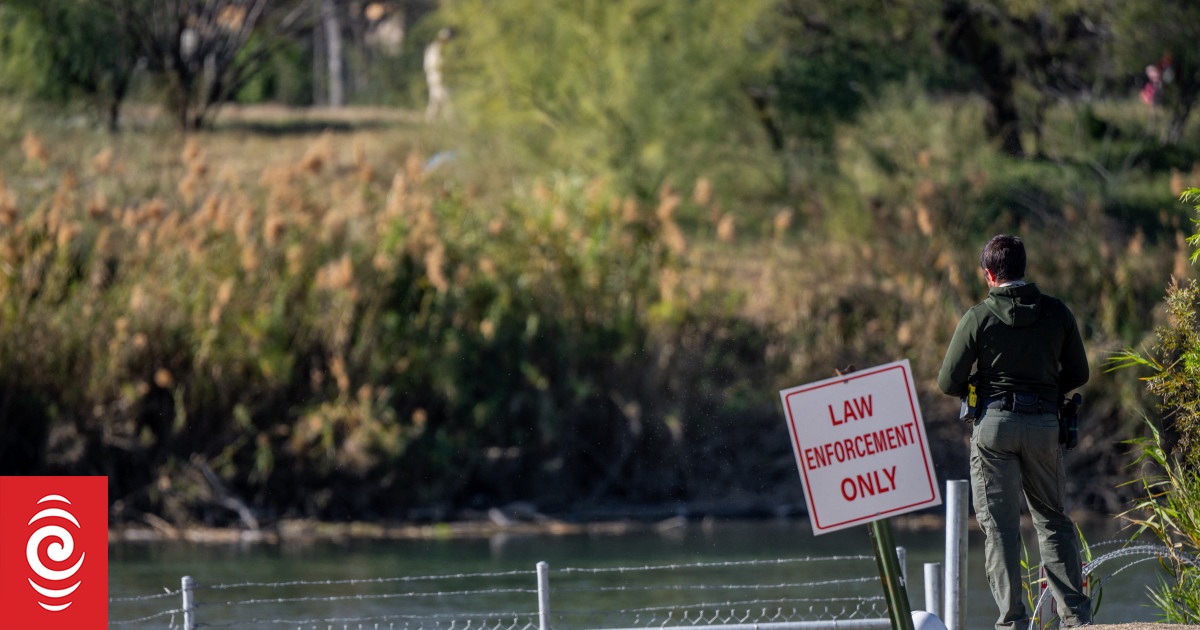 Three migrants drown at US border amid dispute between Texas and White ...