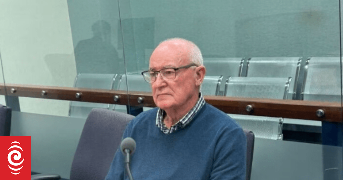 Former rogue cop John Dewar jailed for company thefts | RNZ News