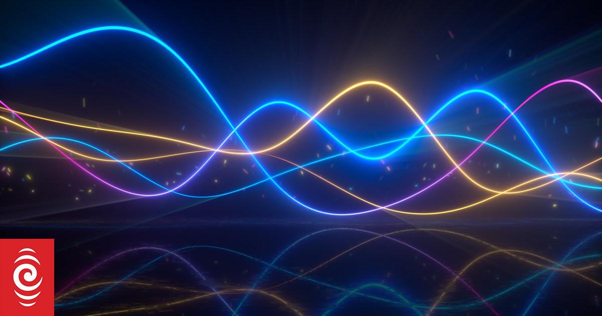 100 years of radio and the spectrum of light | RNZ News